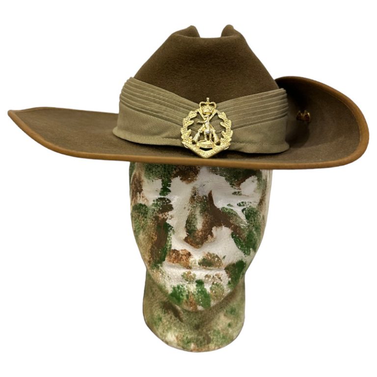 Australian Post Vietnam era Slouch Hat (Royal Australian Regiment) with ...